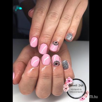 Műkörmös képek - Orawetz Zsófia - Rózsaszín köves - Gél Lakk